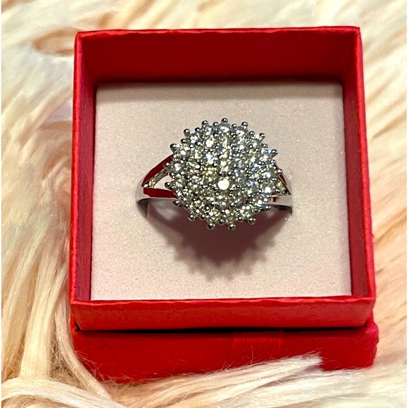 Jewelry | Faria Ring With A Dash Of Bling Size 7 Gift Box Included ...